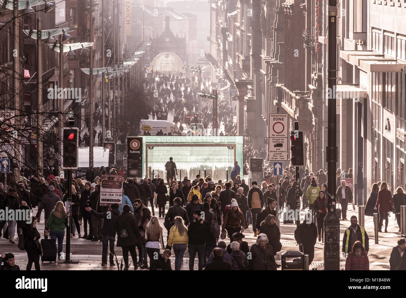 Glasgow buchanan street busy hi-res stock photography and images - Alamy