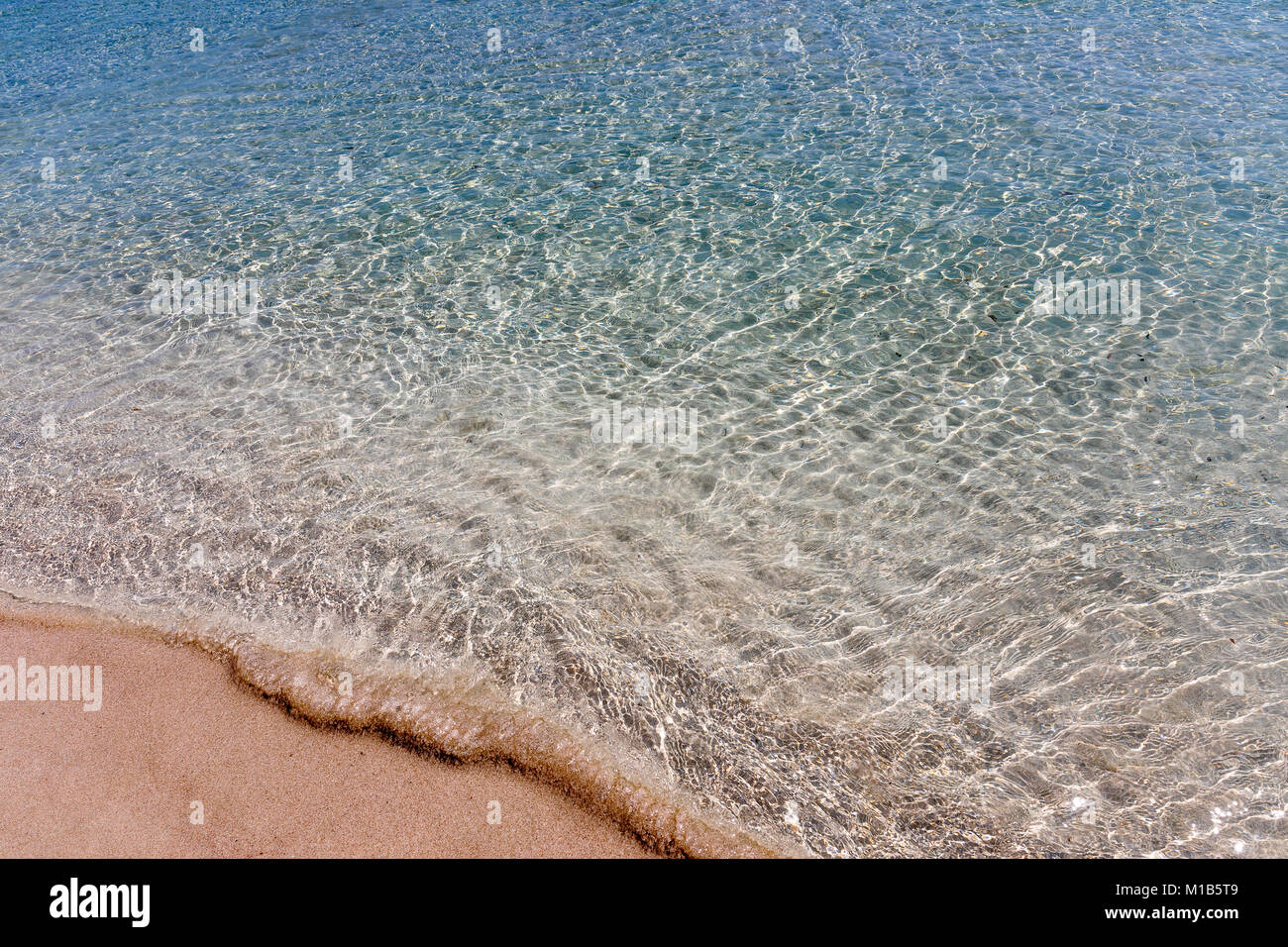 Shallow water beach summer travel hi-res stock photography and images ...