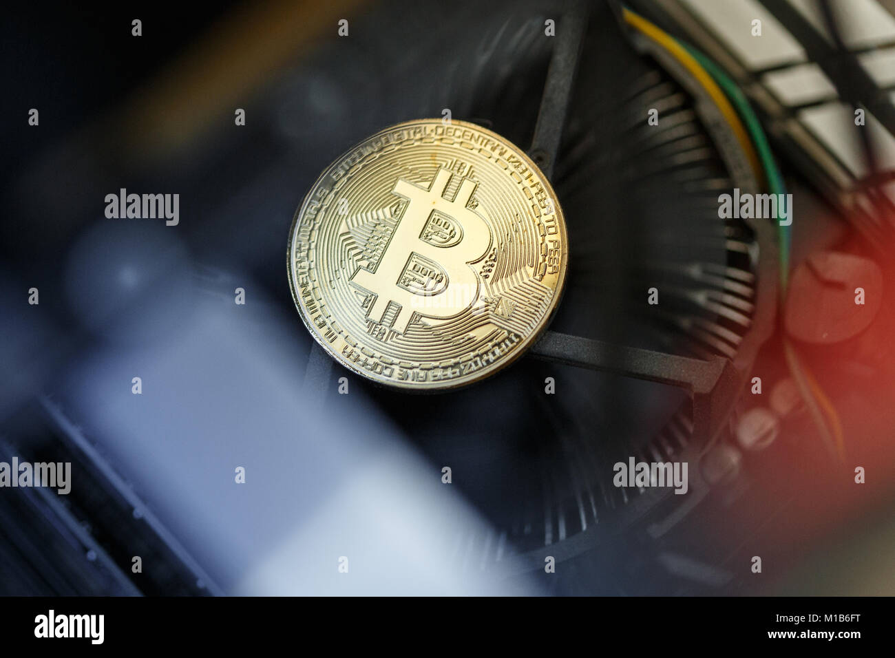 Cryptocurrency mining computer hi-res stock photography and images - Alamy