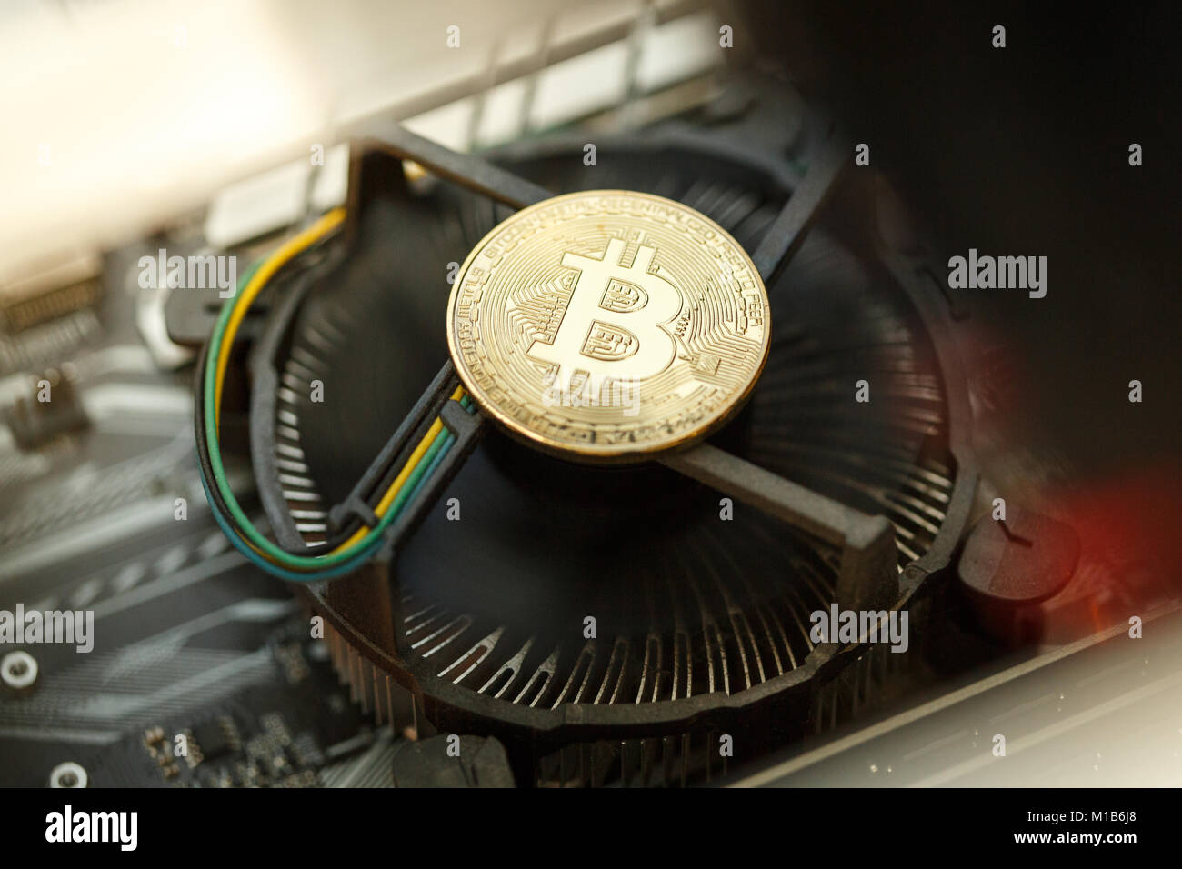 Cryptocurrency mining computer hi-res stock photography and images - Alamy