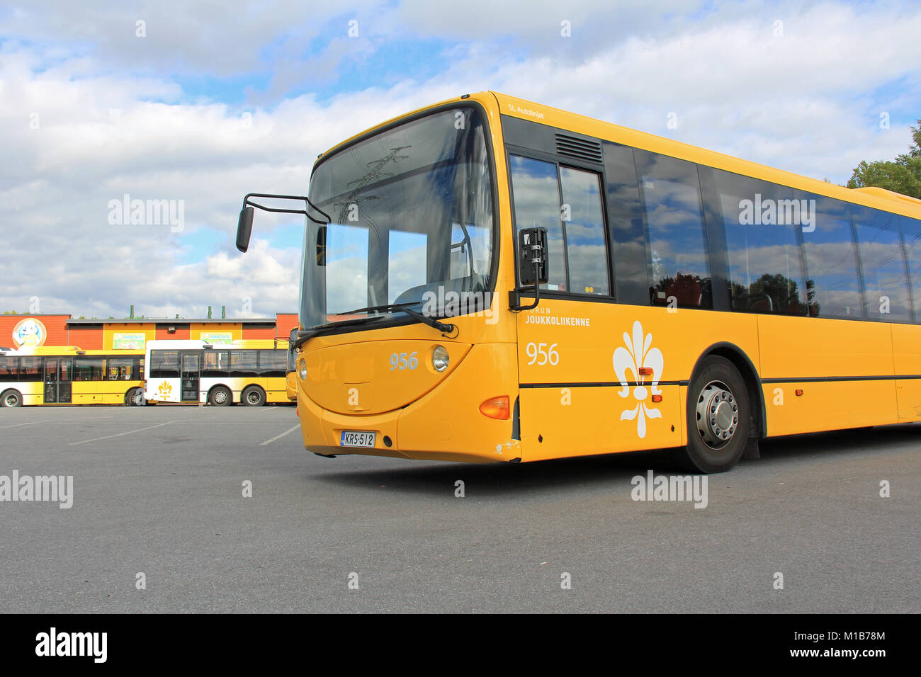 Public bus commute hi-res stock photography and images - Alamy