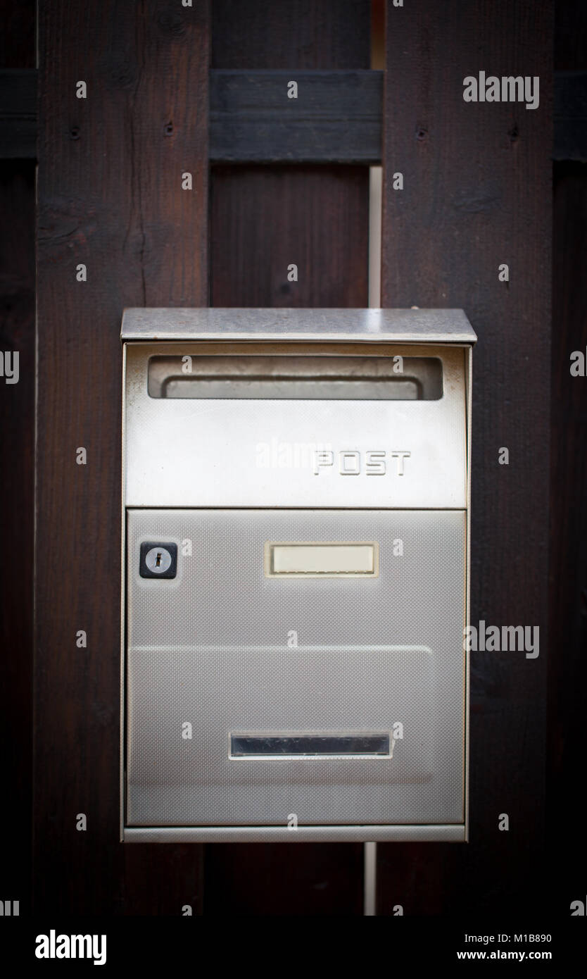 Sending a traditional letter hi-res stock photography and images - Alamy