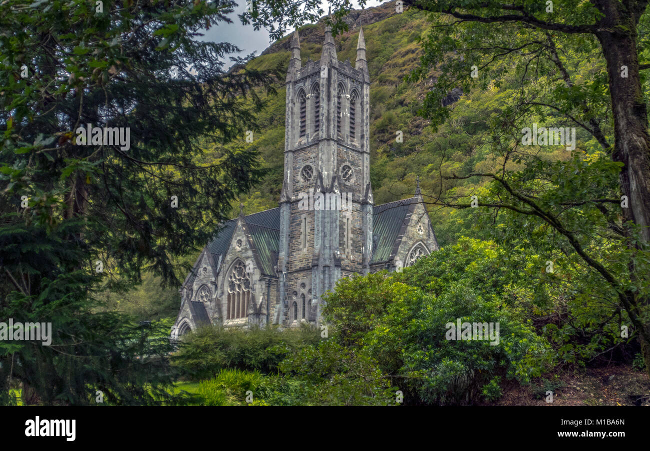 Christ statue kylemore hi-res stock photography and images - Alamy