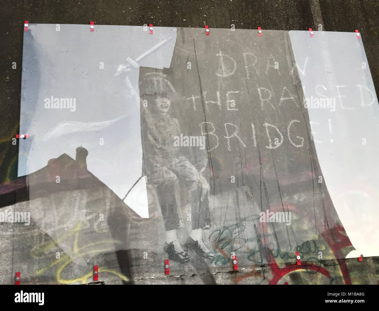 The new Banksy artwork on a disused bridge in Hull after the council ...