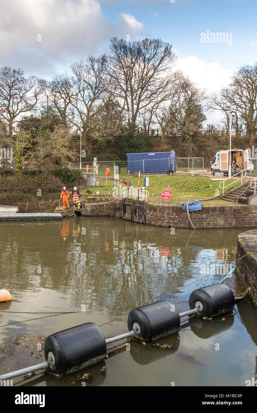 Scuba diving operations hi-res stock photography and images - Alamy