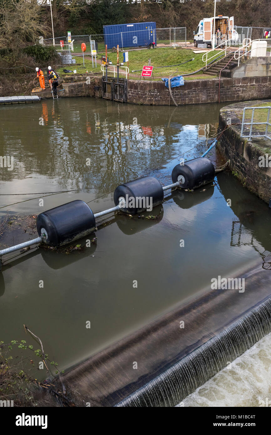 Scuba diving operations hi-res stock photography and images - Alamy