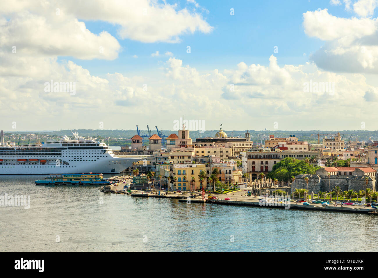 City panorama and big cruise ship docked in port of Havana, Cuba Stock ...