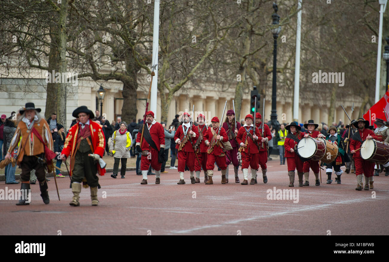 Marching army 17th century hi-res stock photography and images - Alamy