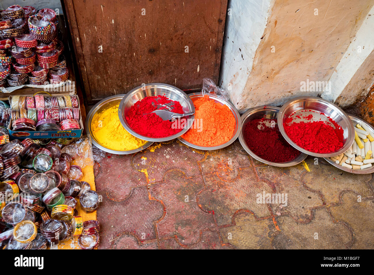 Indian paint hi-res stock photography and images - Alamy