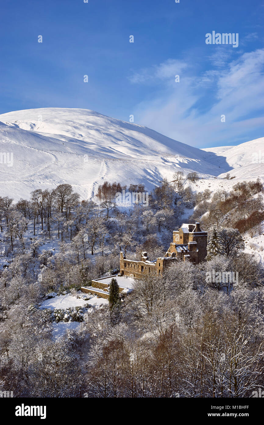 Scotland snow castle hi-res stock photography and images - Alamy