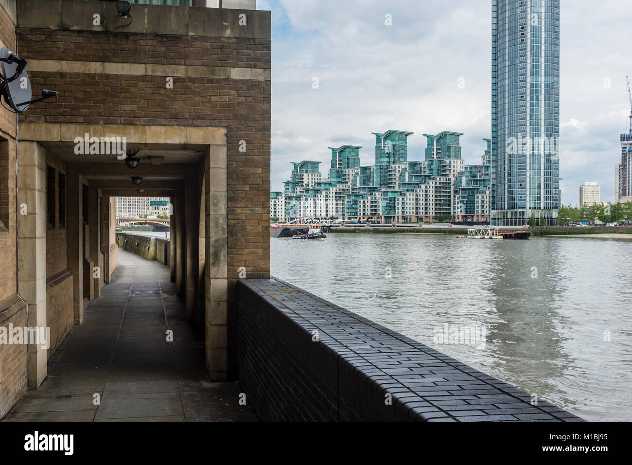 St george wharf riverside hi-res stock photography and images - Alamy