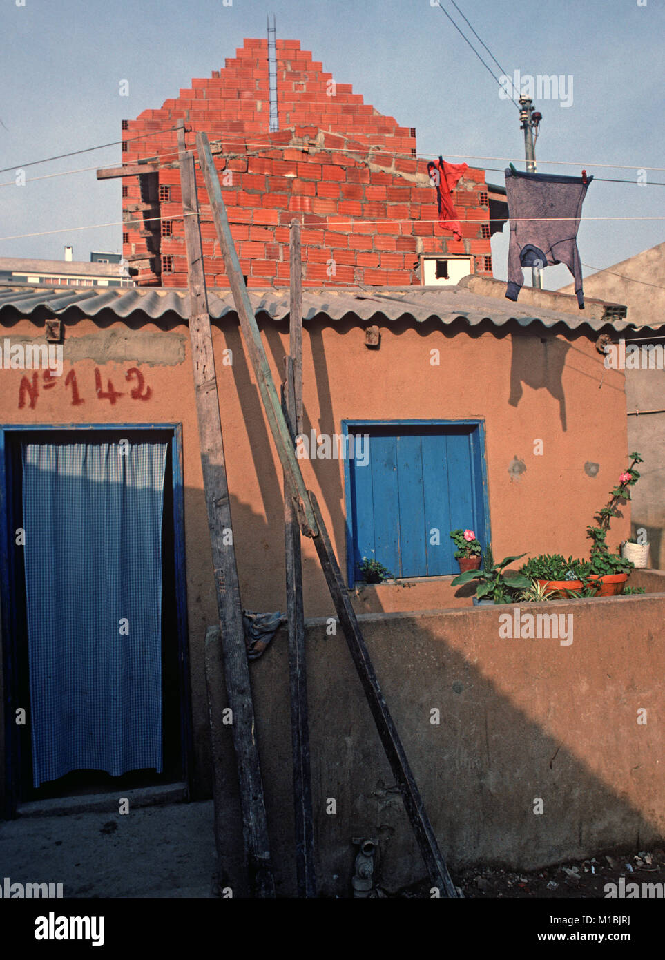 Half finished building hi-res stock photography and images - Alamy