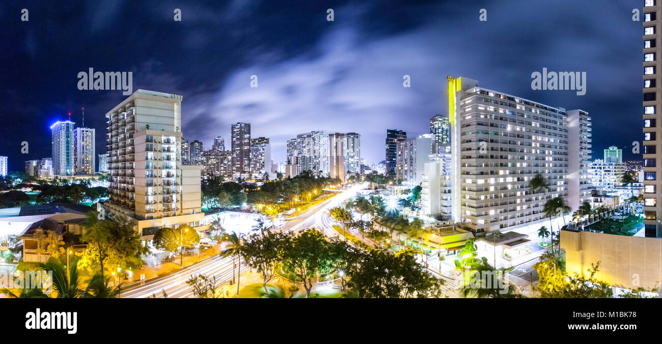Waikiki beach oahu hawaii street hi-res stock photography and images ...