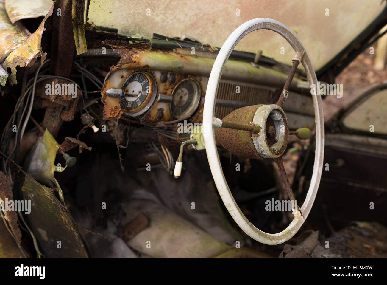 Classic car wheel hi-res stock photography and images - Alamy
