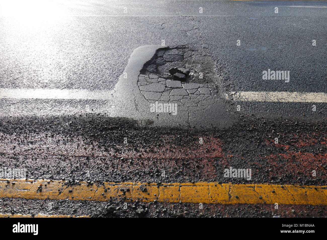 Road subsidence hi-res stock photography and images - Alamy