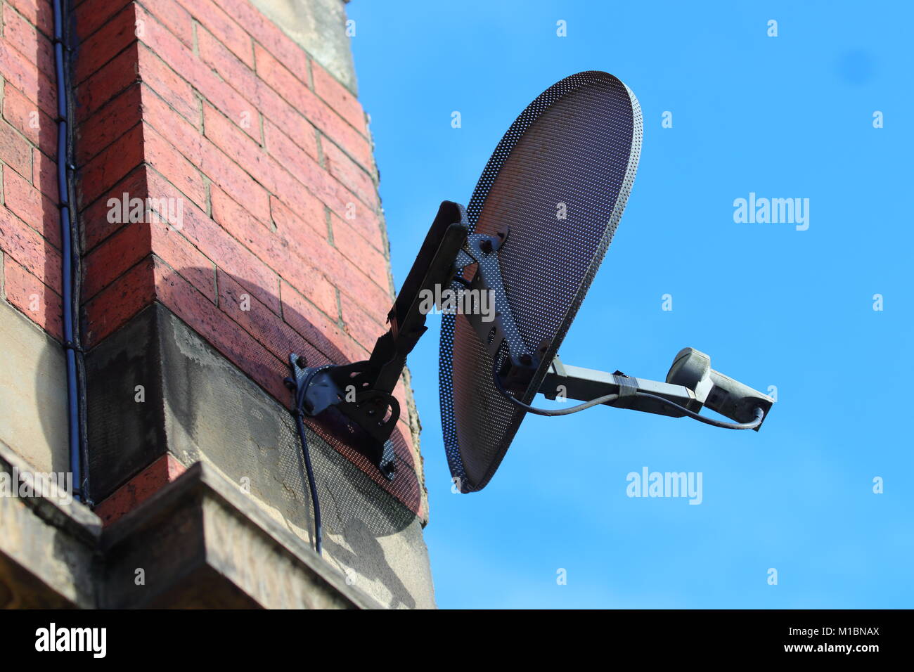 Satellite tv dish hi-res stock photography and images - Alamy