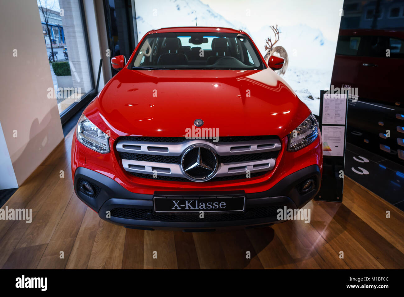 Luxury pickup truck hi-res stock photography and images - Alamy