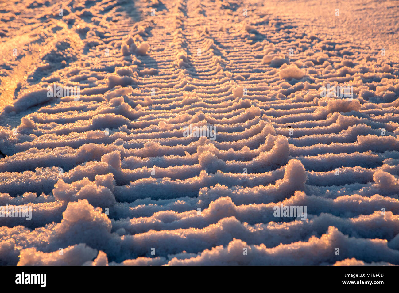 Flouted and ready snow for skiing Stock Photo - Alamy