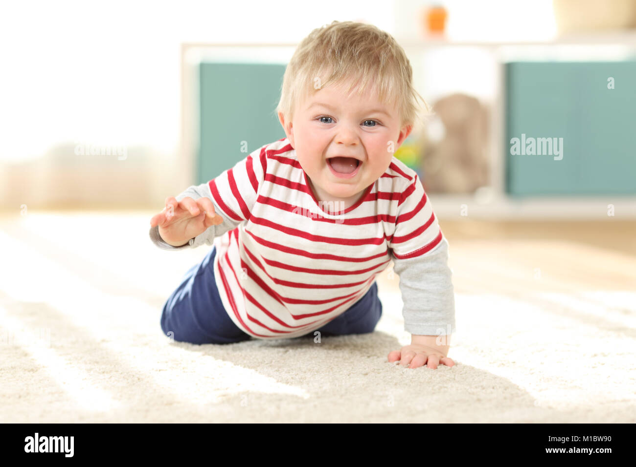 Crawling on knees hi-res stock photography and images - Alamy