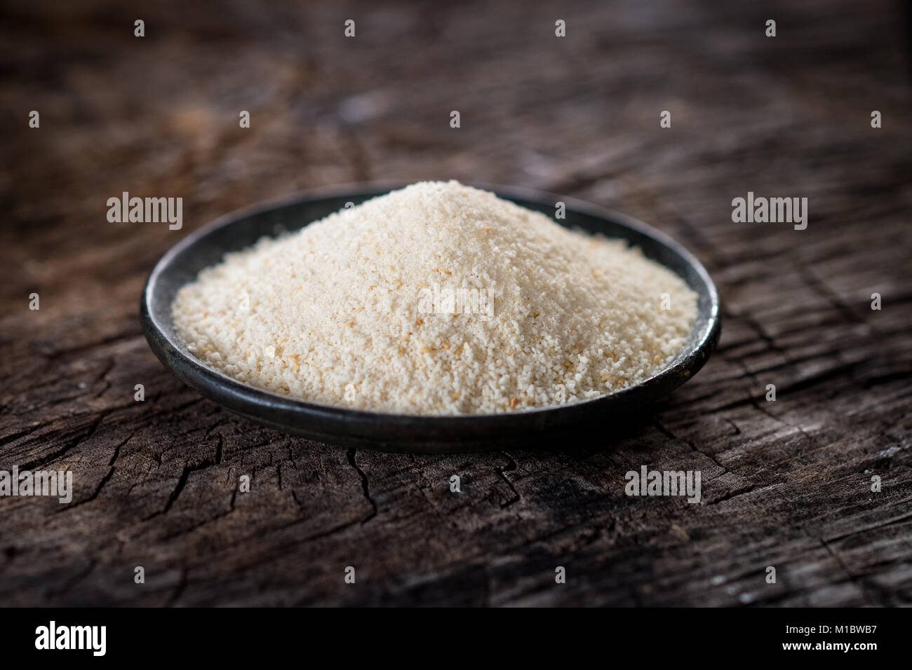 Pile of bread crumbs hi-res stock photography and images - Alamy
