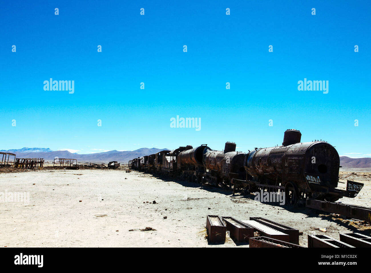 Uyuni (Bolivia), 2011: the train graveyard Stock Photo - Alamy