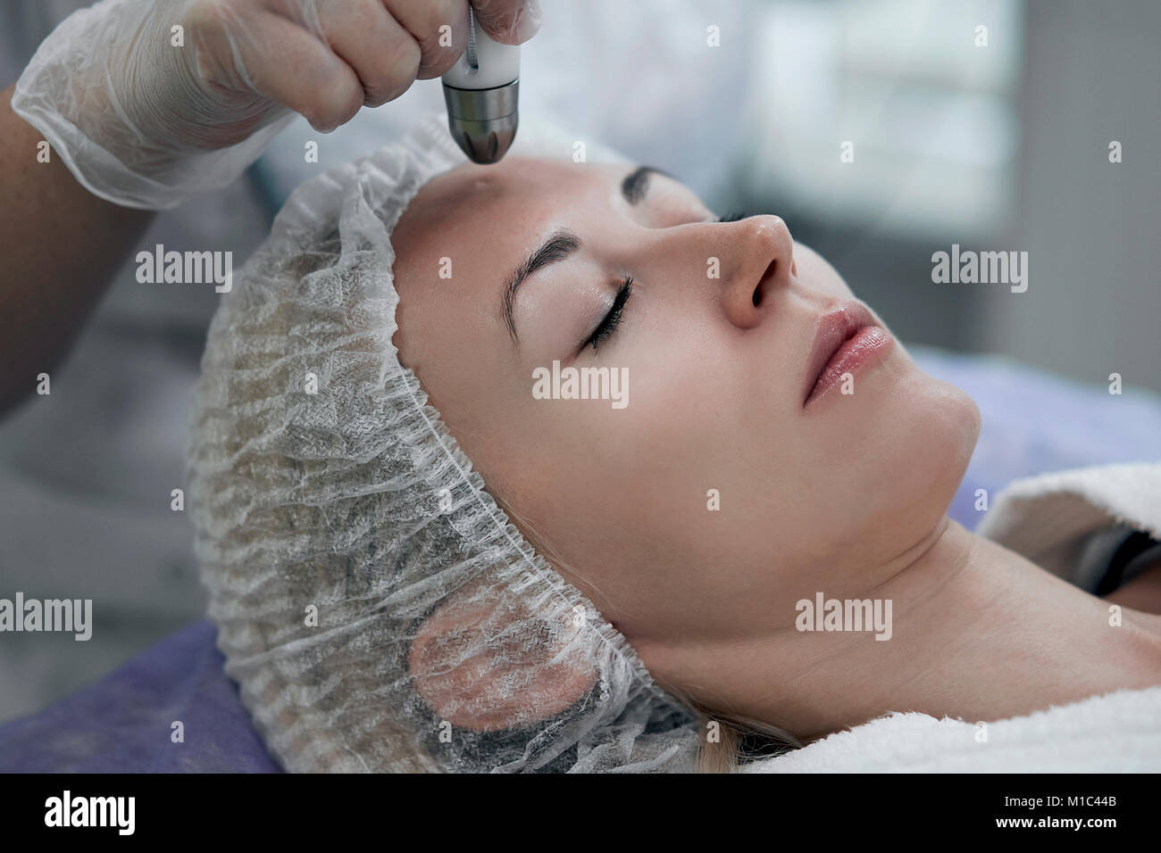 beauty treatments in the beauty salon Stock Photo - Alamy