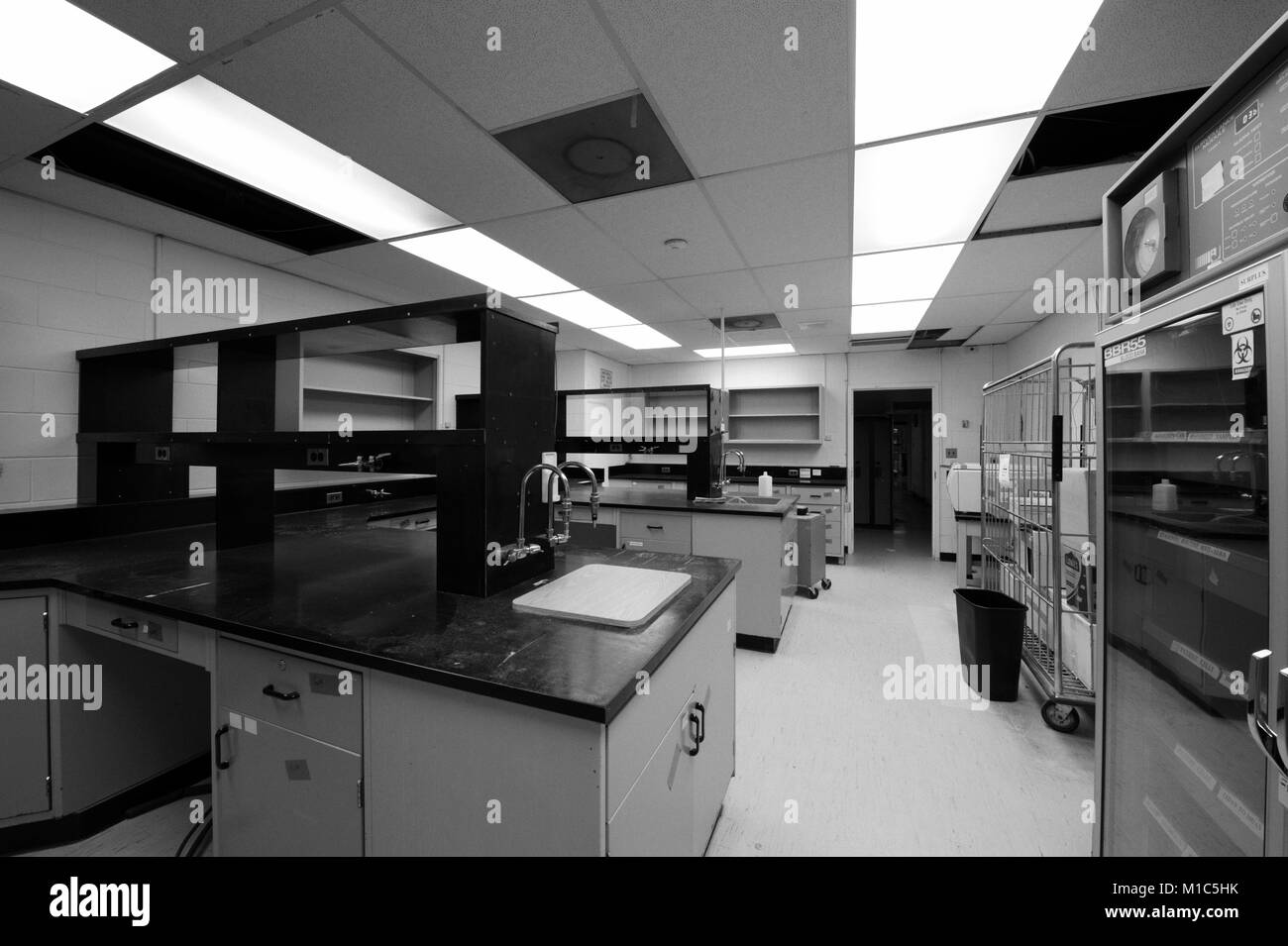 Lab benches hi-res stock photography and images - Alamy