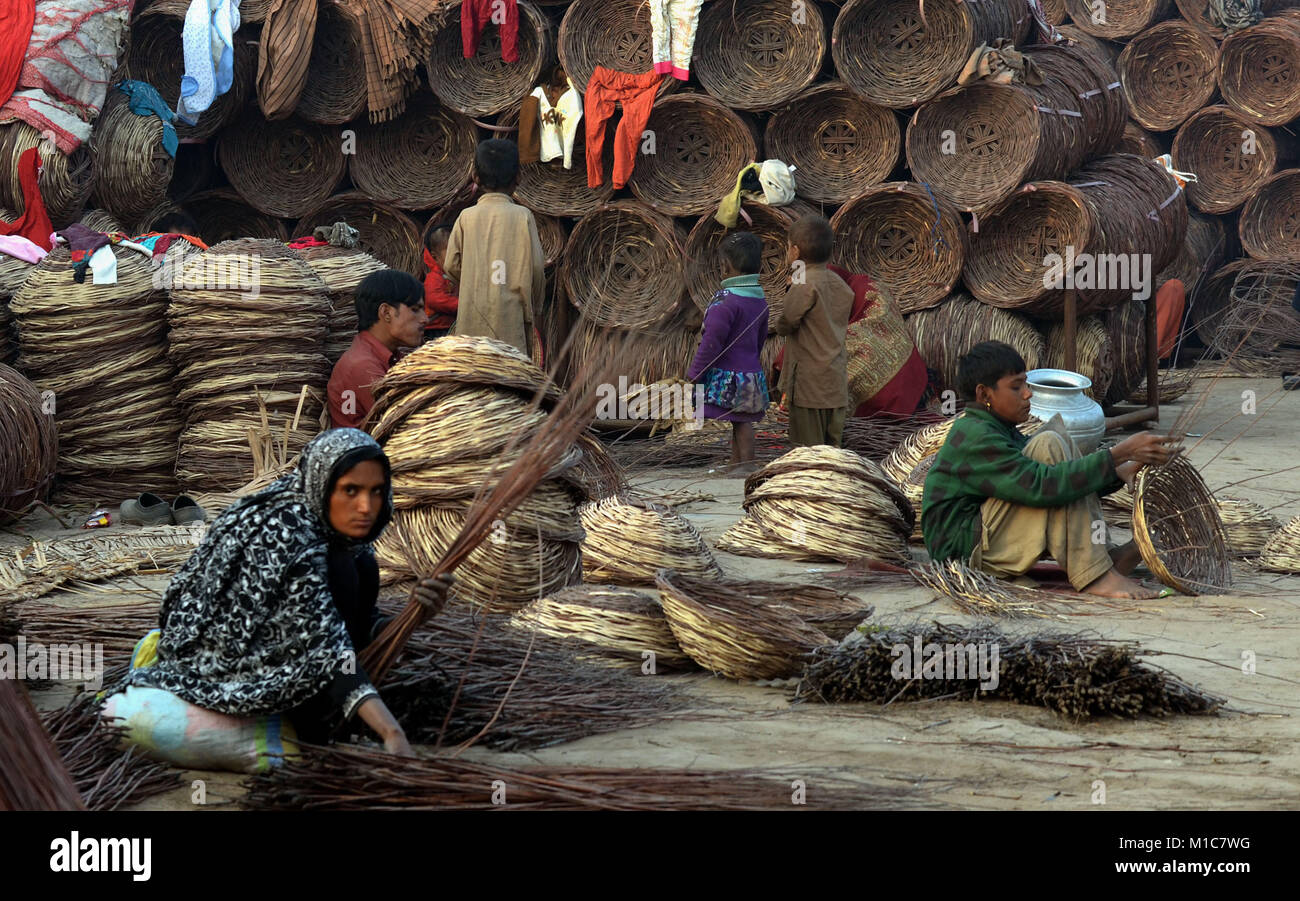 Old traditional pakistan family hi-res stock photography and images - Alamy