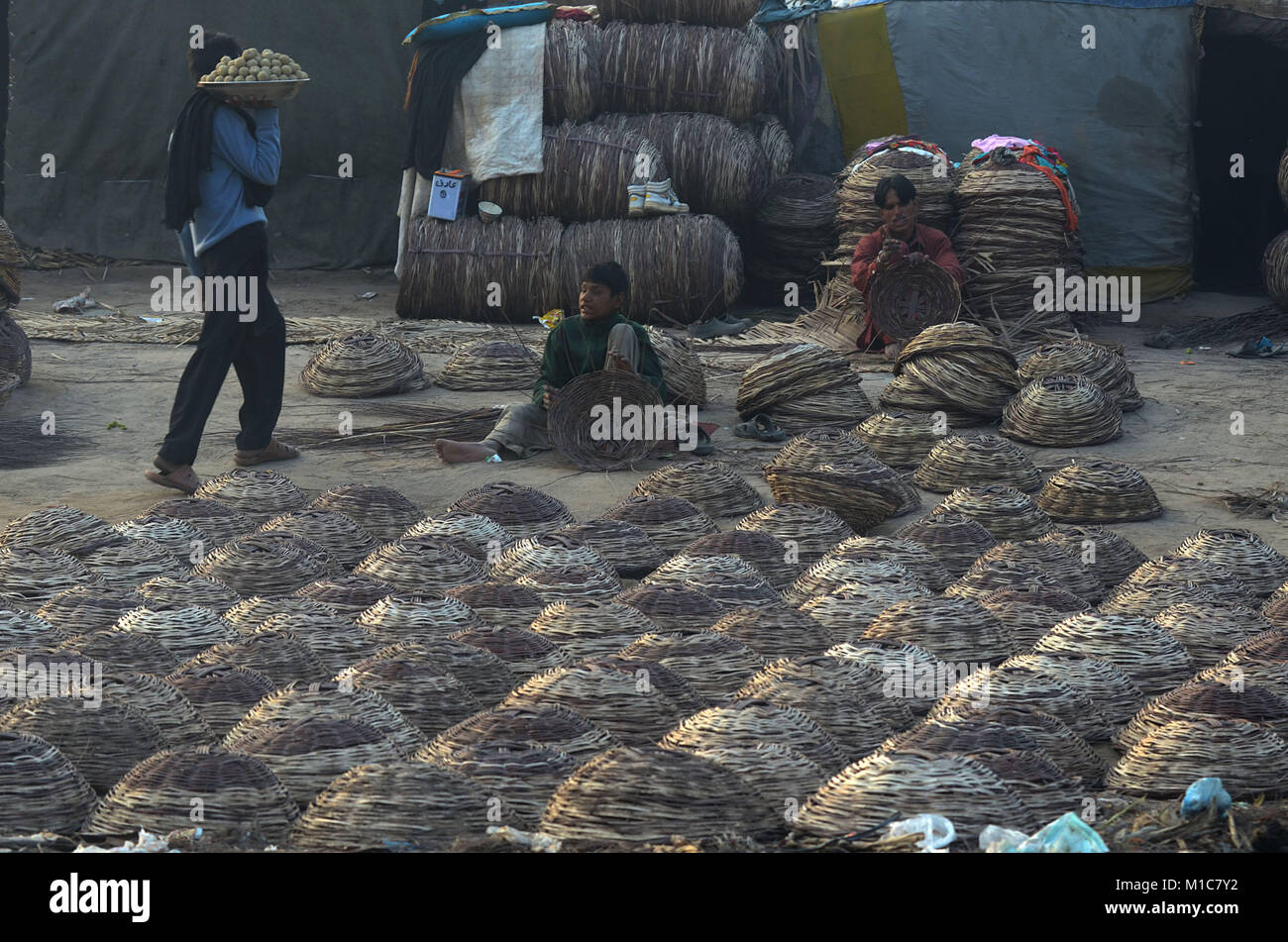 Old traditional pakistan family hi-res stock photography and images - Alamy