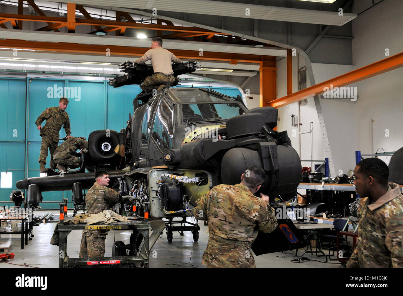 Soldiers of 1st Battalion, 3rd Aviation Regiment (Attack Reconnaissance ...