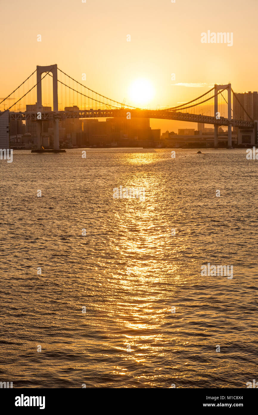Bridge building hi-res stock photography and images - Alamy