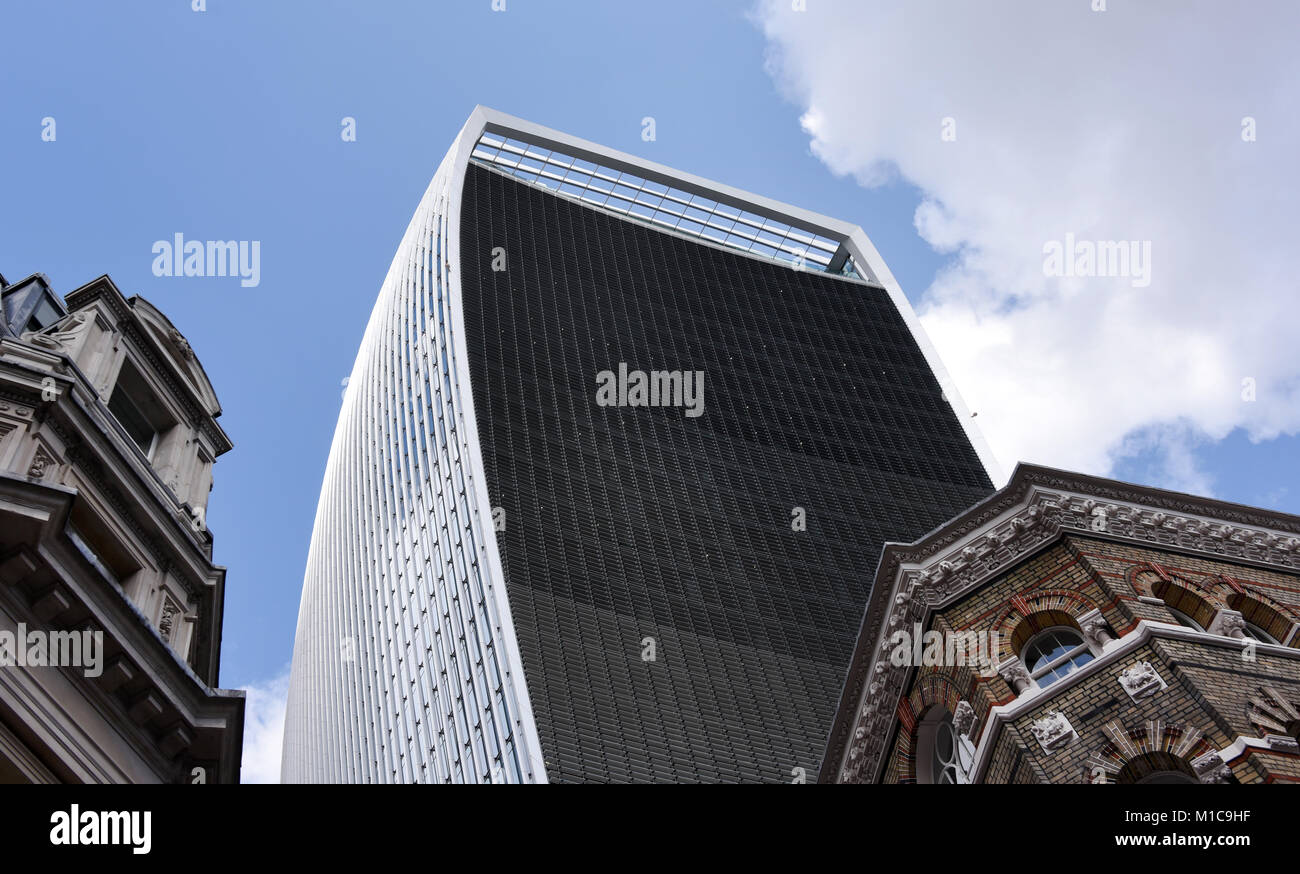 London, UK. 20th Aug, 2017. View of the office building "Walkie Talkie ...