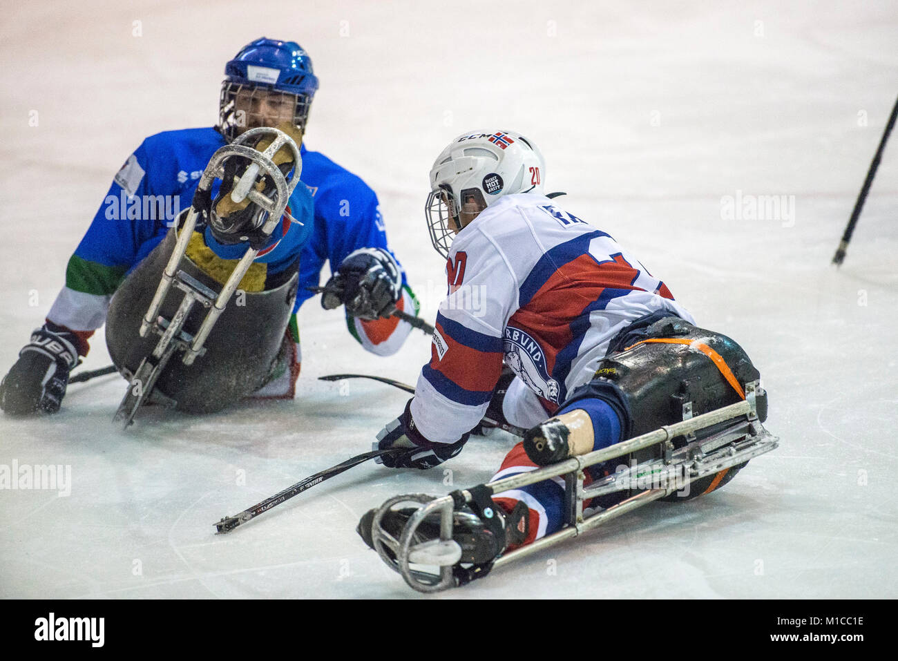 Disabled wheelchair skating hi-res stock photography and images - Alamy