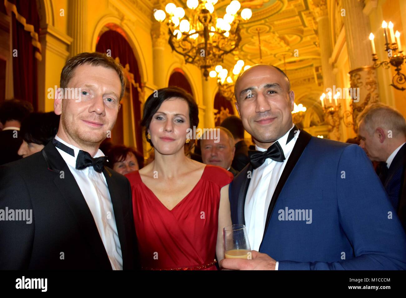 First Lady Annett Hofmann (42) und MP Michael Kretschmer (42) links mit ...
