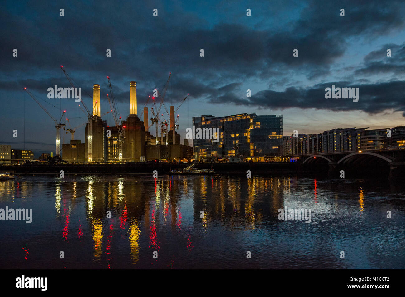 Battersea power station sunset hi-res stock photography and images - Alamy