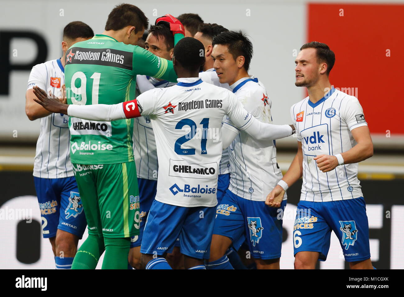 Football team goal pro hi-res stock photography and images - Alamy