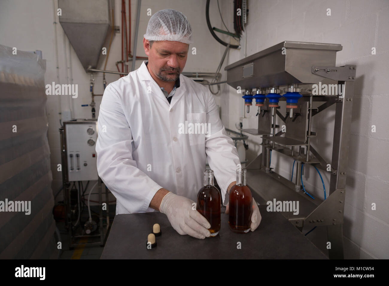 Gin bottles hi-res stock photography and images - Alamy