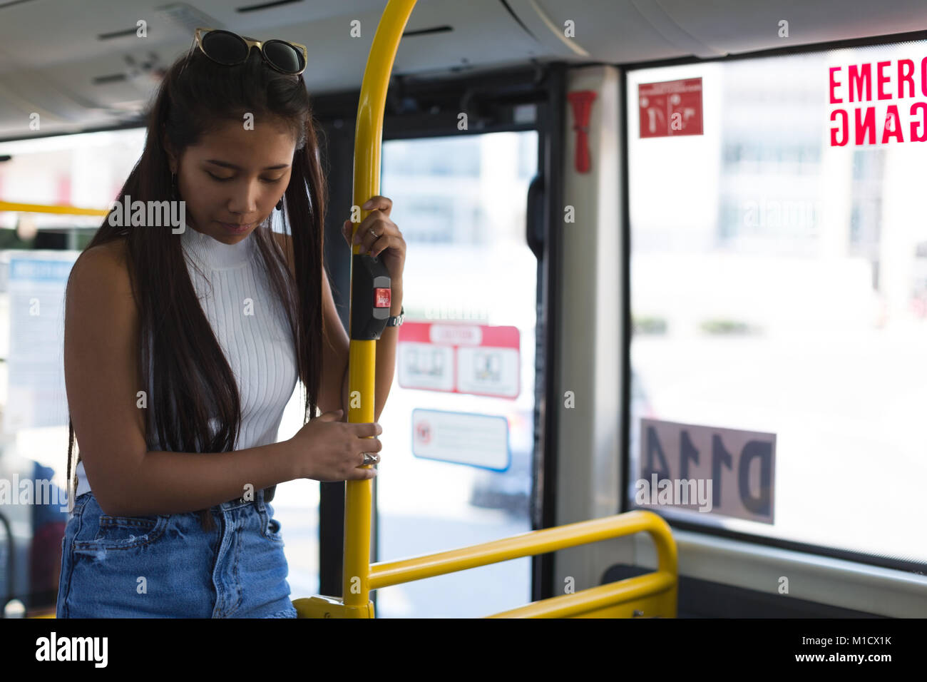 Asian girl bus hi-res stock photography and images - Alamy