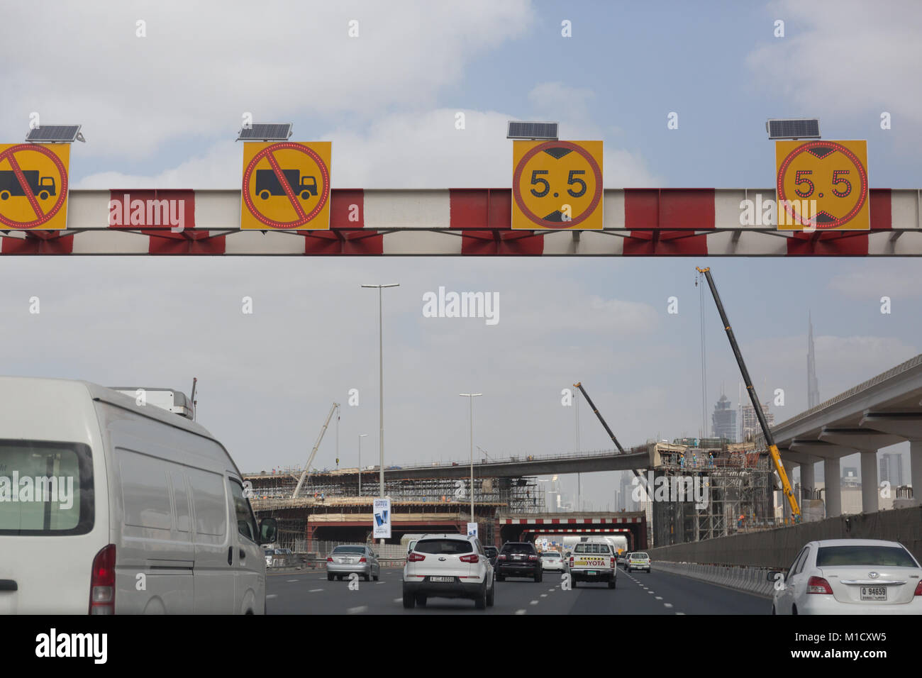 Traffic height restriction signs, Dubai Stock Photo - Alamy