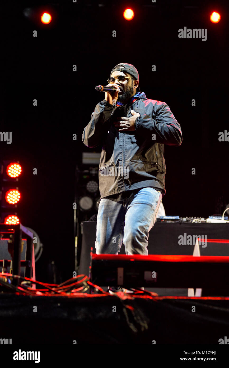 Artist schoolboy hi-res stock photography and images - Alamy