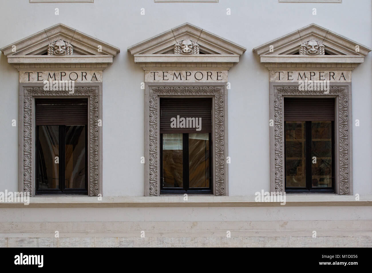 Tempora Tempore Tempera (Time heals all wounds) - Latin maxim Stock ...