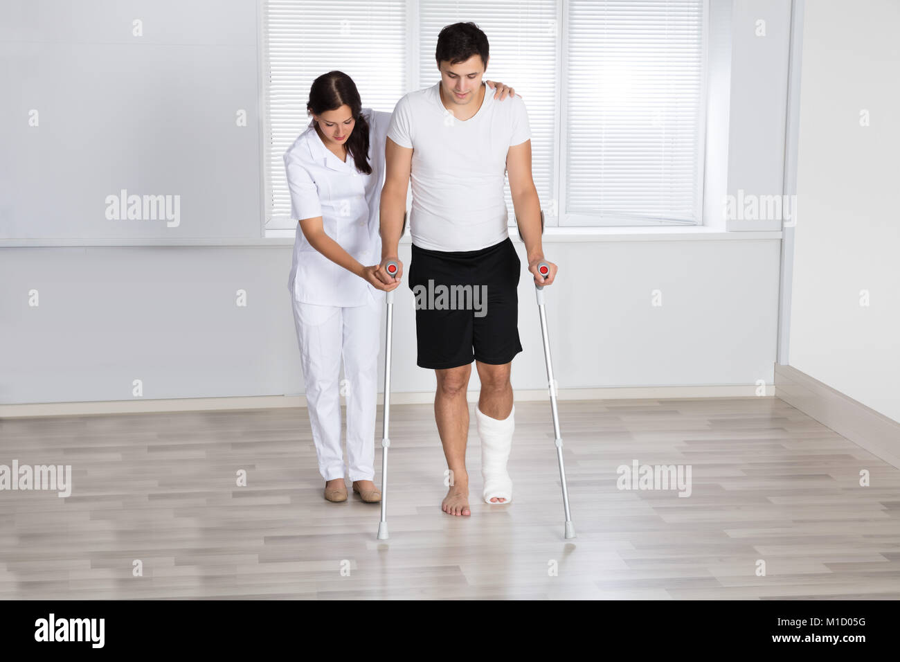 Doctor walk hi-res stock photography and images - Alamy