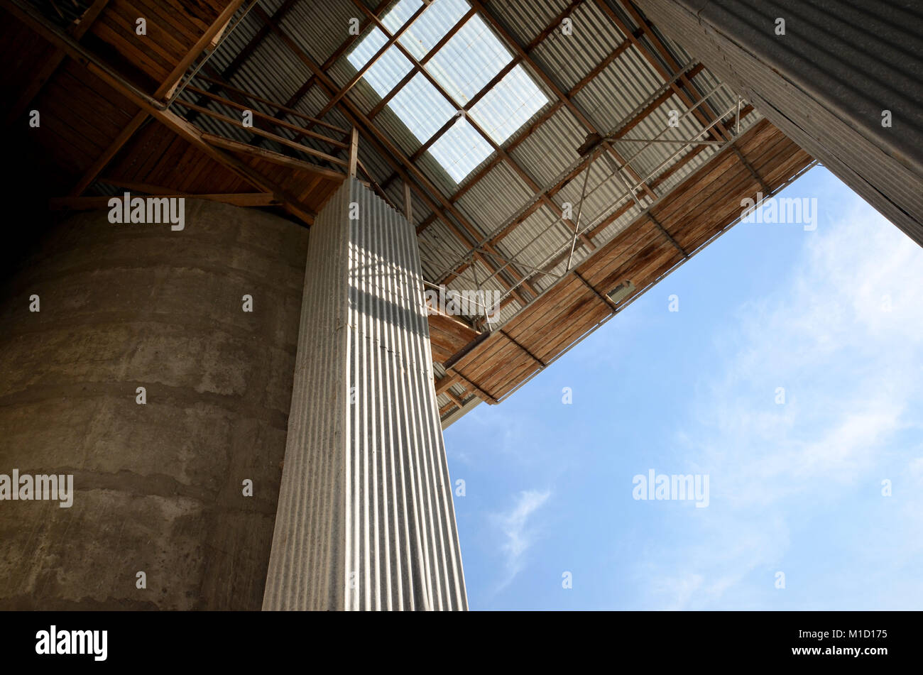 Agricultural grain silo building Stock Photo - Alamy