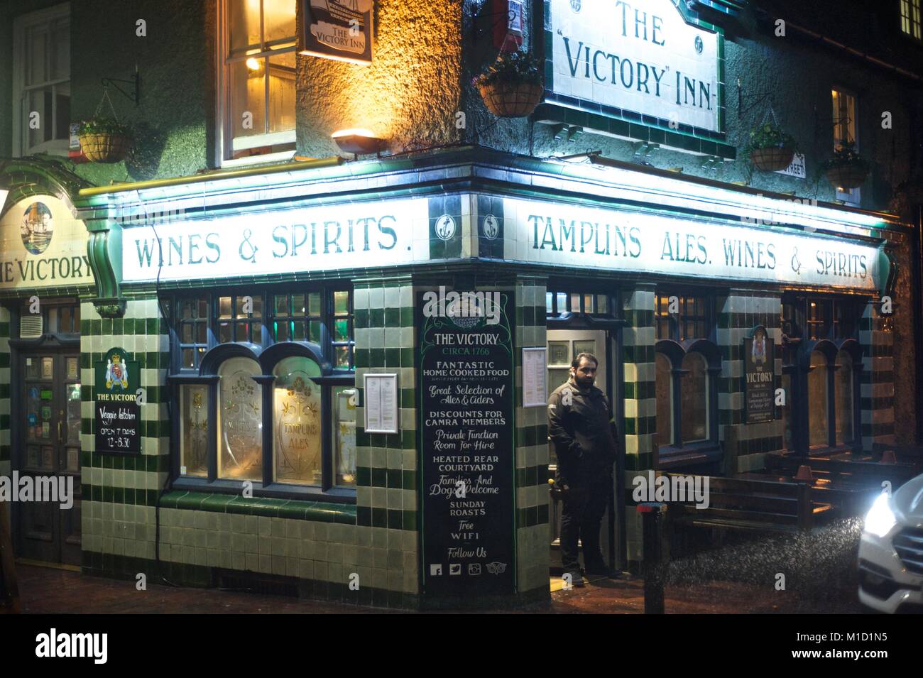 Traditional English Pub Stock Photo - Alamy
