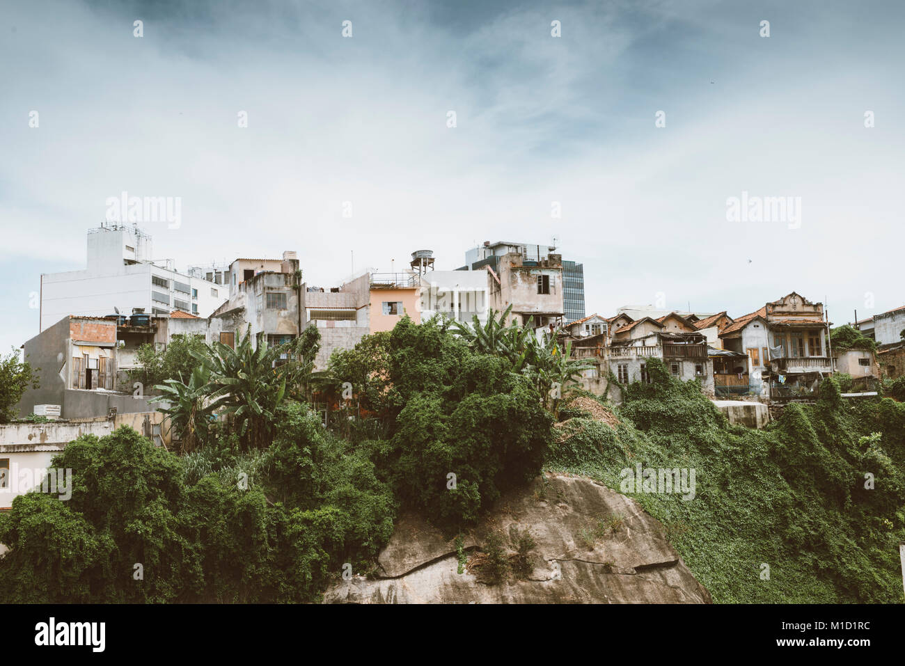 Favela buildings hi-res stock photography and images - Alamy