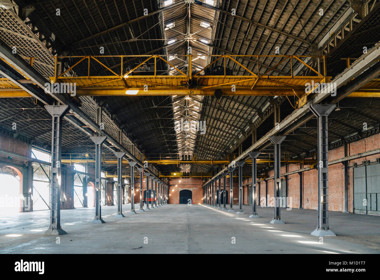 Inside old derelict warehouse hi-res stock photography and images - Alamy