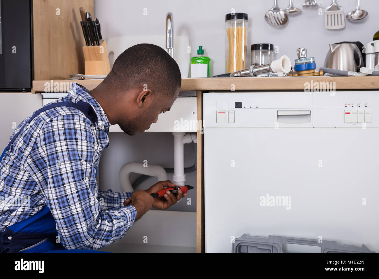 African american cleaning door hi-res stock photography and images - Alamy