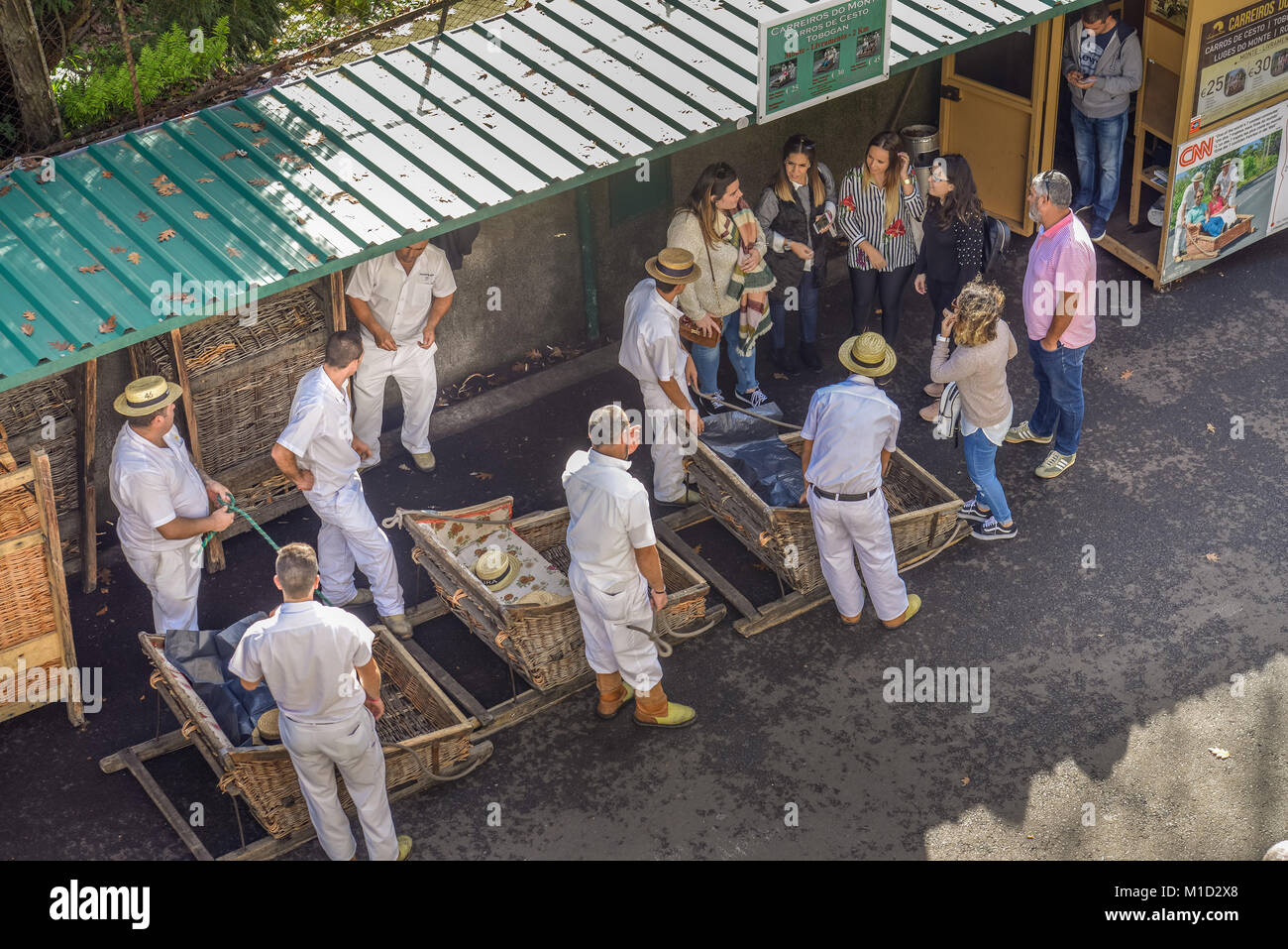 Cart sleigh ride, Monte, Funchal, Madeira, Portugal, Korbschlittenfahrt ...