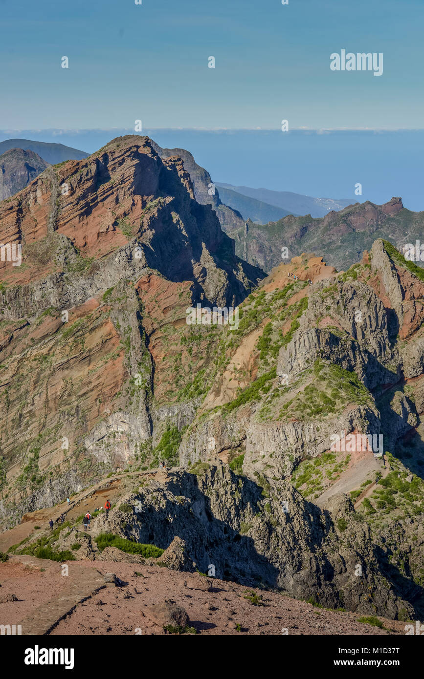 PR1 hiking trail from the Pico do Arieiro to Pico Ruivo, Madeira ...