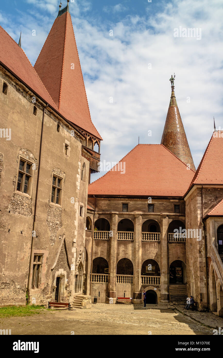 Inner courtyard, Corvin Castle, medieval castle in Hunedoara ...